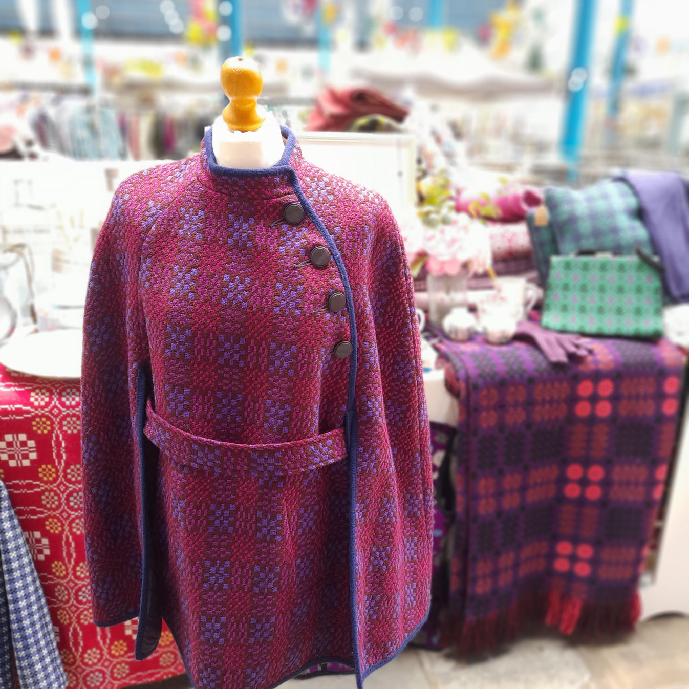 Vintage Welsh Wool Tapestry Cape in Purple Shades – Bellemoon Vintage ...